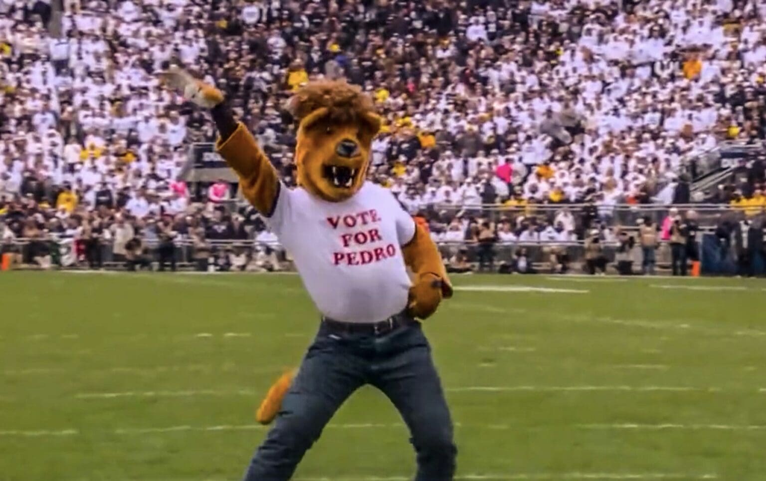 Watch: Nittany Lion dances Like Napoleon Dynamite
